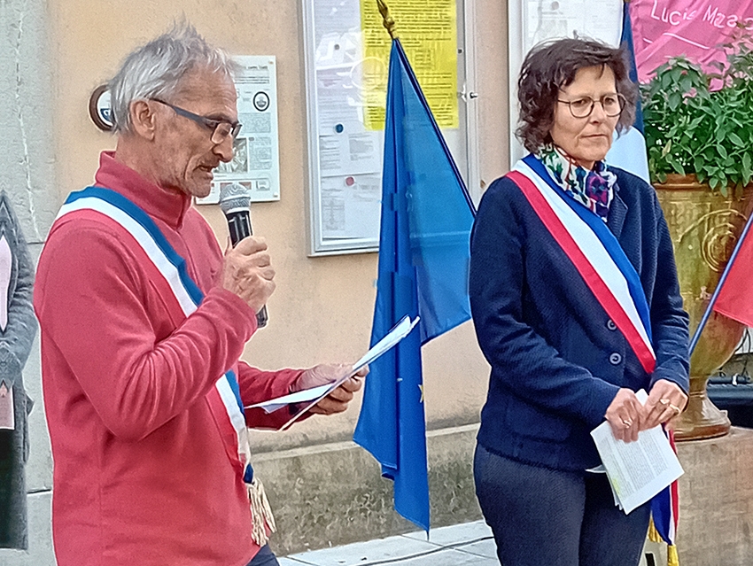 Hommage à Dominique Bernard • lundi 16 octobre à 12h10 devant la mairie ...
